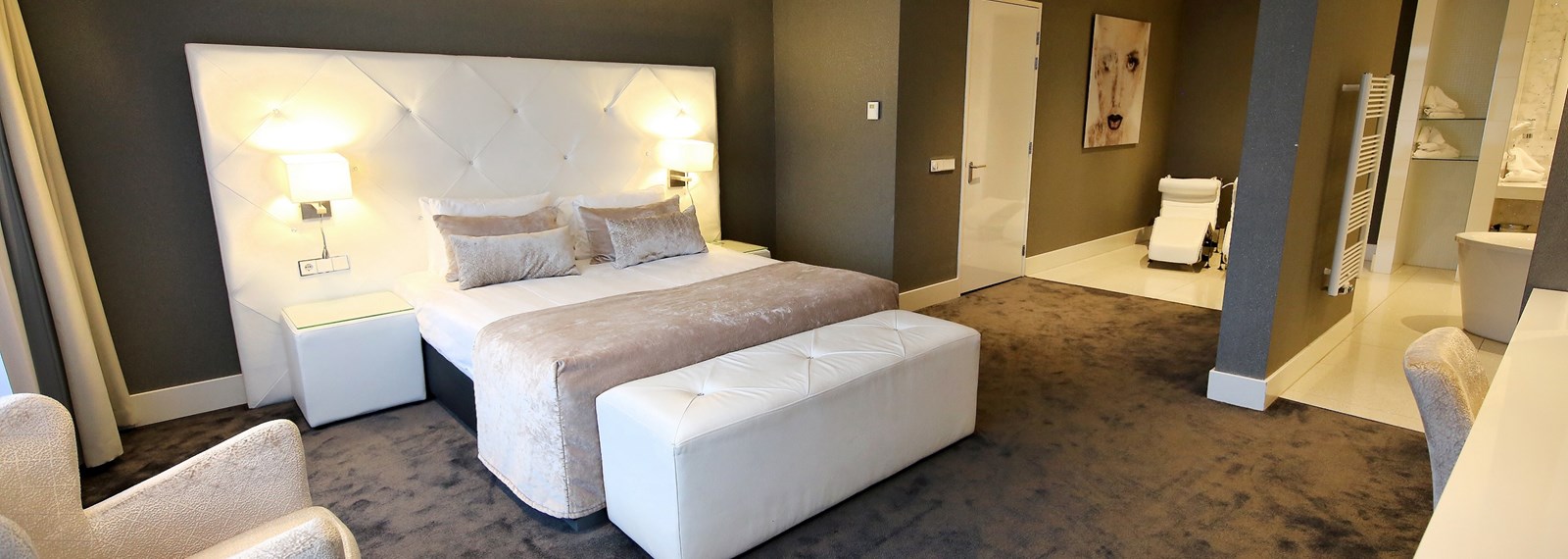 One of the best hotels in Almere Netherlands, restaurant, hotelrooms ...