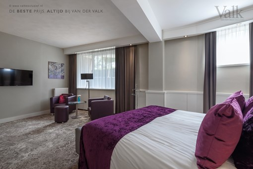 Superior kamer in het souterrain met daglicht - Hotel Leiden